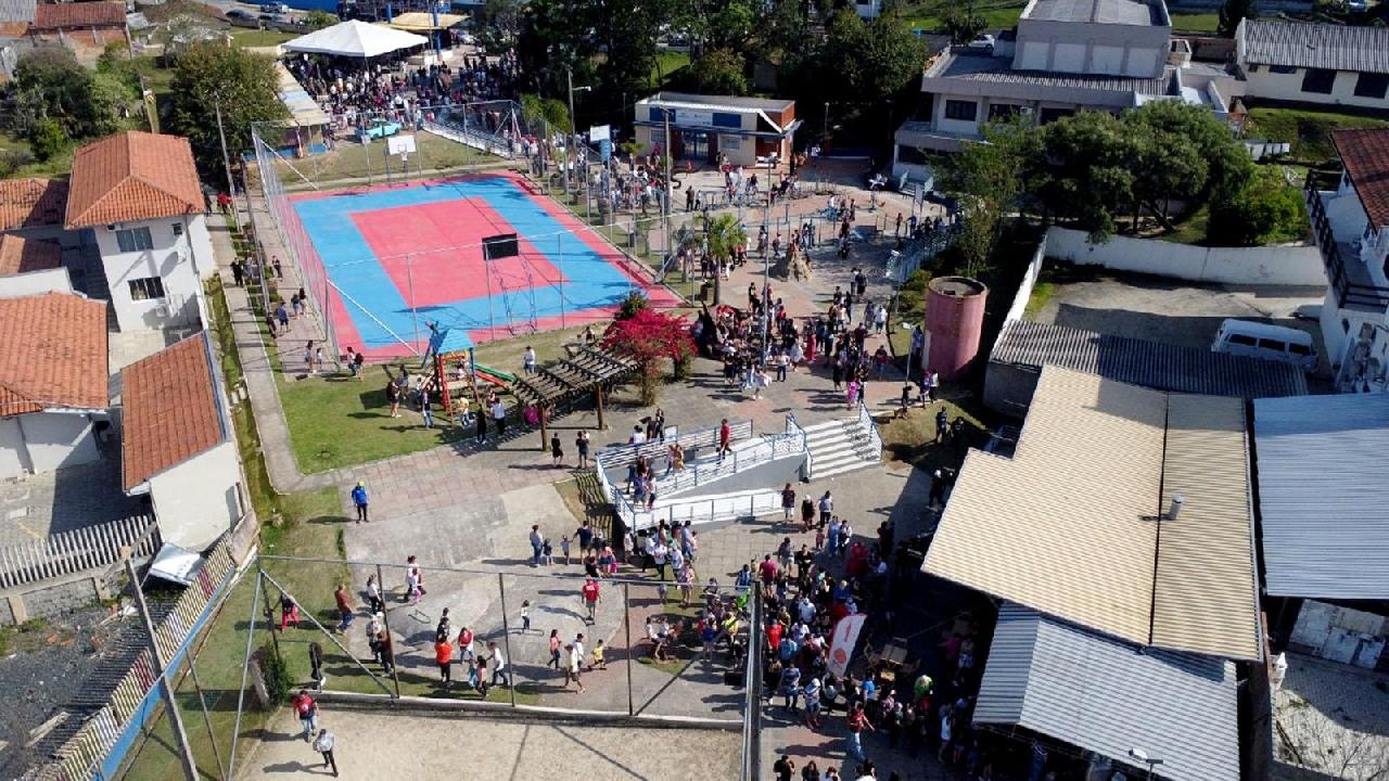 Mais de 15 mil pessoas estiveram em Piên neste final de semana ...